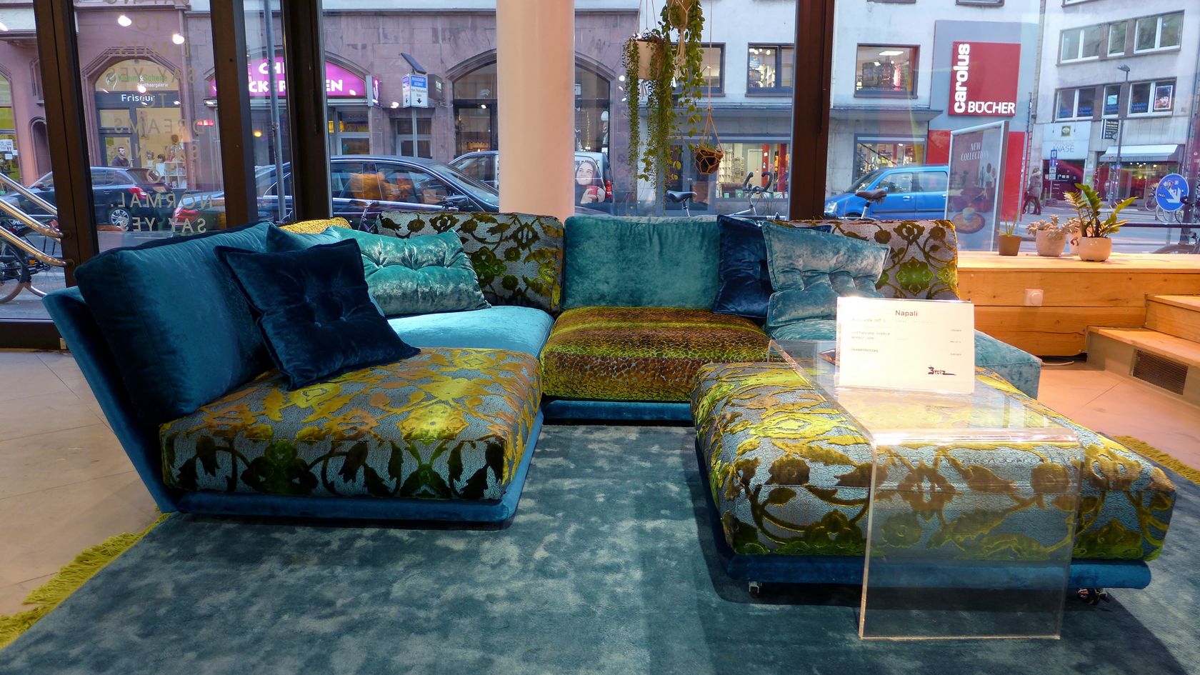 Bretz Store Frankfurt am Parkhaus Konrad-Adenauer-Strasse